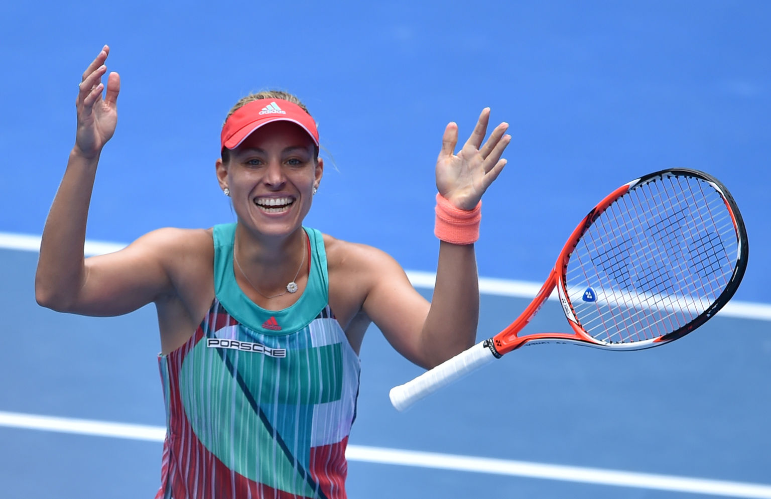 Durch die Nacht mit Angie - tennis MAGAZIN